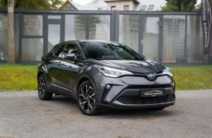 Серый Тойота C-HR 2021 в Вильнюс, объемом двигателя 1.80 л и пробегом 122 тыс. км за 19900 €, фото 1 на AUTOMOTO.COM.LV