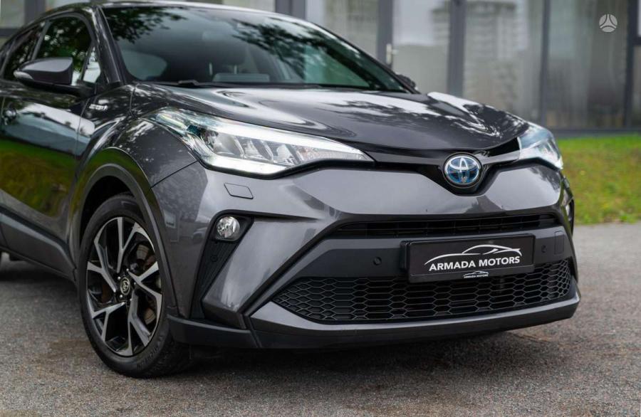 Серый Тойота C-HR 2021 в Вильнюс, объемом двигателя 1.80 л и пробегом 122 тыс. км за 19900 €, фото 3 на AUTOMOTO.COM.LV