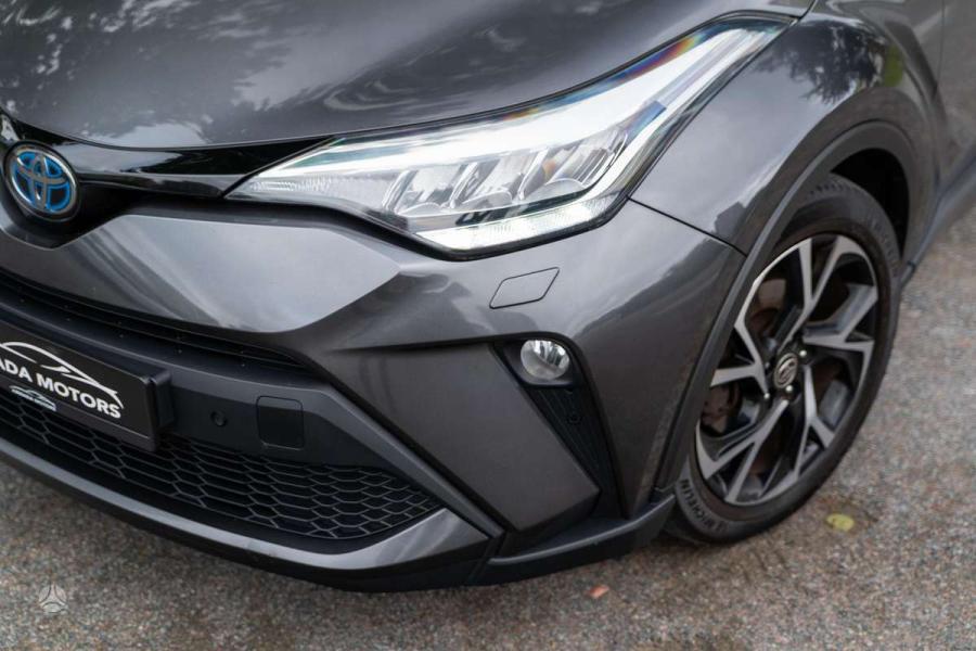 Серый Тойота C-HR 2021 в Вильнюс, объемом двигателя 1.80 л и пробегом 122 тыс. км за 19900 €, фото 8 на AUTOMOTO.COM.LV