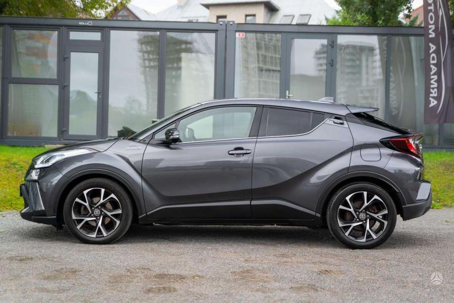 Серый Тойота C-HR 2021 в Вильнюс, объемом двигателя 1.80 л и пробегом 122 тыс. км за 19900 €, фото 9 на AUTOMOTO.COM.LV
