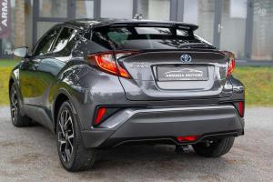 Серый Тойота C-HR 2021 в Вильнюс, объемом двигателя 1.80 л и пробегом 122 тыс. км за 19900 €, фото 15 на AUTOMOTO.COM.LV