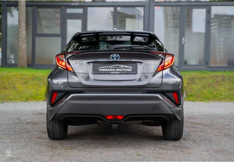 Серый Тойота C-HR 2021 в Вильнюс, объемом двигателя 1.80 л и пробегом 122 тыс. км за 19900 €, фото 16 на AUTOMOTO.COM.LV