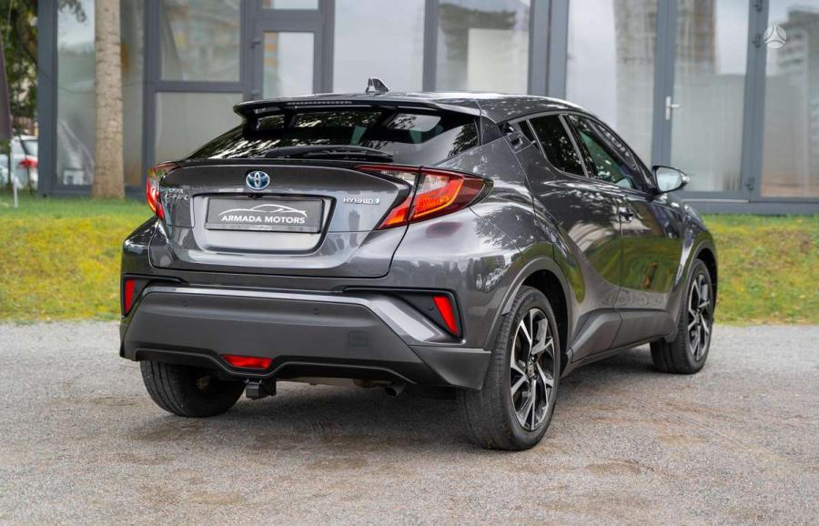Серый Тойота C-HR 2021 в Вильнюс, объемом двигателя 1.80 л и пробегом 122 тыс. км за 19900 €, фото 18 на AUTOMOTO.COM.LV