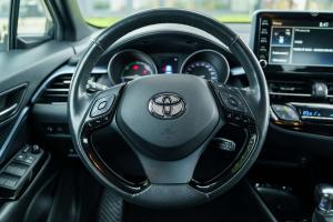 Серый Тойота C-HR 2021 в Вильнюс, объемом двигателя 1.80 л и пробегом 122 тыс. км за 19900 €, фото 26 на AUTOMOTO.COM.LV