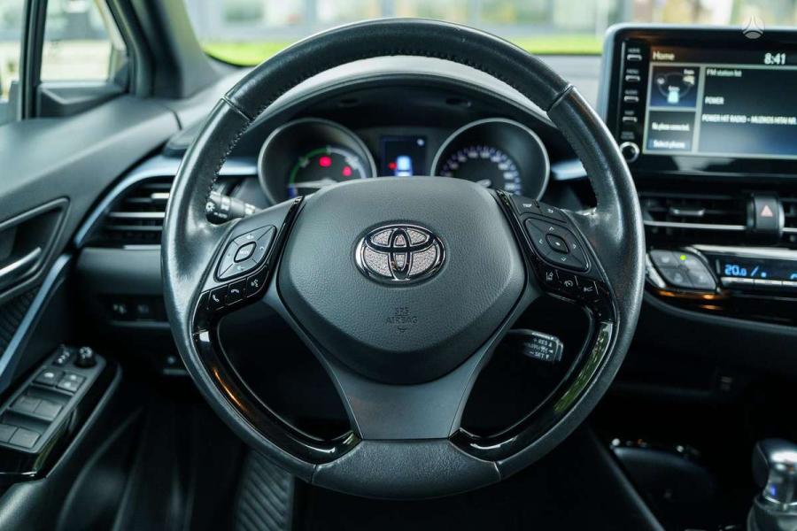 Серый Тойота C-HR 2021 в Вильнюс, объемом двигателя 1.80 л и пробегом 122 тыс. км за 19900 €, фото 26 на AUTOMOTO.COM.LV
