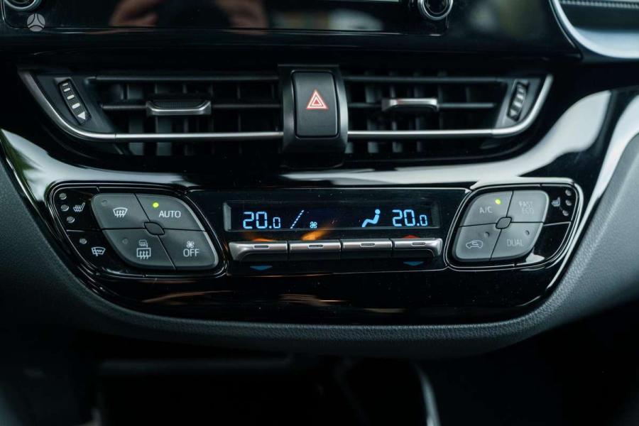 Серый Тойота C-HR 2021 в Вильнюс, объемом двигателя 1.80 л и пробегом 122 тыс. км за 19900 €, фото 30 на AUTOMOTO.COM.LV