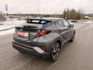 Grey Toyota C-HR 2022 in Vilnius, with an engine capacity of 1.80 L and mileage of 210 thousand km for 17900 €, photo 3 on AUTOMOTO.COM.LV