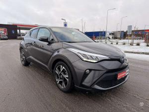 Grey Toyota C-HR 2022 in Vilnius, with an engine capacity of 1.80 L and mileage of 210 thousand km for 17900 €, photo 5 on AUTOMOTO.COM.LV