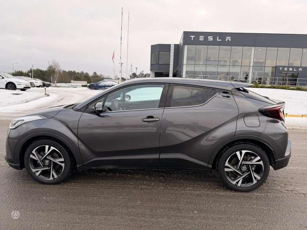 Серый Тойота C-HR 2022 в Вильнюс, объемом двигателя 1.80 л и пробегом 210 тыс. км за 17900 €, фото 8 на AUTOMOTO.COM.LV
