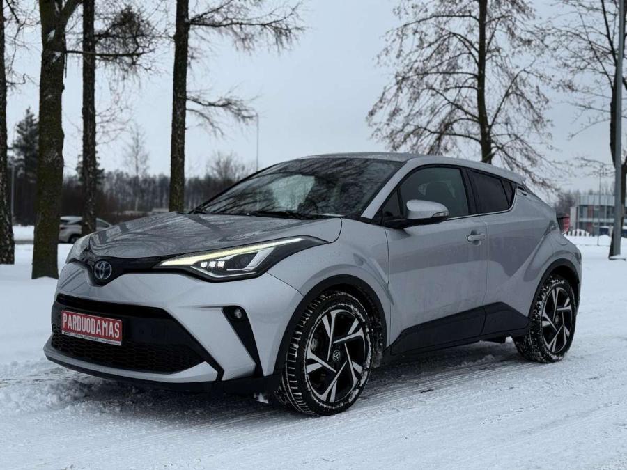 Серый Тойота C-HR 2022 в Паневежис, объемом двигателя 1.80 л и пробегом 86 тыс. км за 20800 €, фото 1 на AUTOMOTO.COM.LV