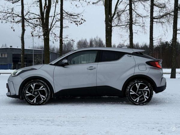 Серый Тойота C-HR 2022 в Паневежис, объемом двигателя 1.80 л и пробегом 86 тыс. км за 20800 €, фото 8 на AUTOMOTO.COM.LV