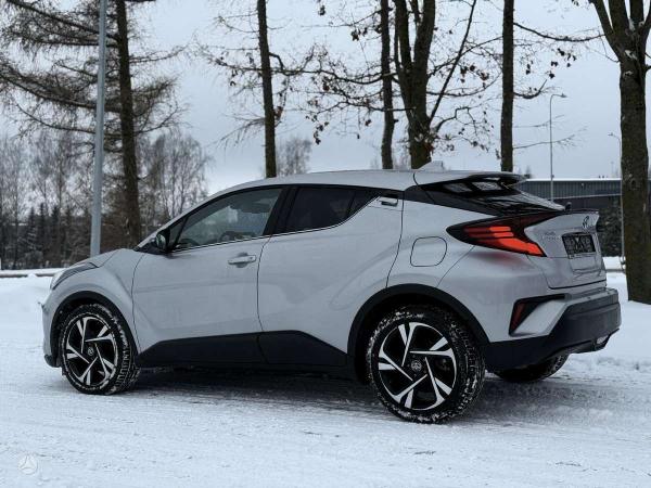 Серый Тойота C-HR 2022 в Паневежис, объемом двигателя 1.80 л и пробегом 86 тыс. км за 20800 €, фото 9 на AUTOMOTO.COM.LV