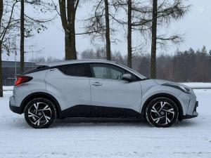 Серый Тойота C-HR 2022 в Паневежис, объемом двигателя 1.80 л и пробегом 86 тыс. км за 20800 €, фото 18 на AUTOMOTO.COM.LV