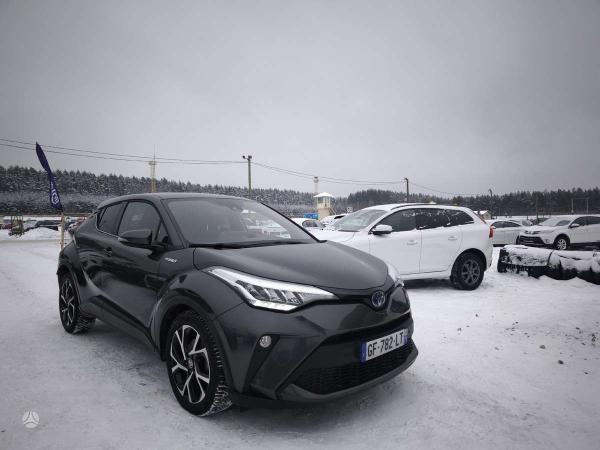 Grey Toyota C-HR 2022 in Vilnius, with an engine capacity of 1.80 L and mileage of 145 thousand km for 18500 €, photo 3 on AUTOMOTO.COM.LV