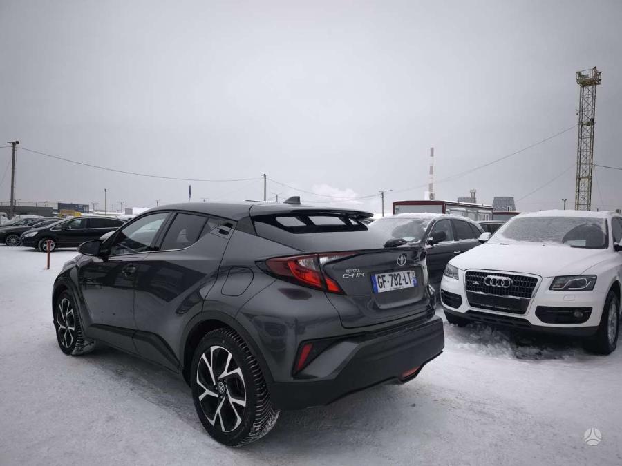 Серый Тойота C-HR 2022 в Вильнюс, объемом двигателя 1.80 л и пробегом 145 тыс. км за 18500 €, фото 6 на AUTOMOTO.COM.LV
