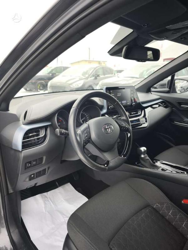 Pelēks Toyota C-HR 2022 Viļņa, ar dzinēja tilpumu 1.80 L un nobraukumu 145 tūkst. km par 18500 €, foto 11 vietnē AUTOMOTO.COM.LV