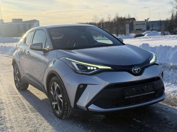 Pelēks Toyota C-HR 2022 Panevēža, ar dzinēja tilpumu 1.80 L un nobraukumu 86 tūkst. km par 20800 €, foto 3 vietnē AUTOMOTO.COM.LV