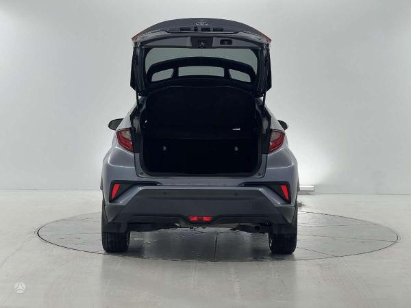 Pelēks Toyota C-HR 2022 Viļņa, ar dzinēja tilpumu 1.80 L un nobraukumu 58 tūkst. km par 21900 €, foto 10 vietnē AUTOMOTO.COM.LV