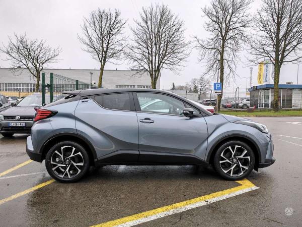 Grey Toyota C-HR 2022 in Klaipeda, with an engine capacity of 1.80 L and mileage of 169 thousand km for 18999 €, photo 7 on AUTOMOTO.COM.LV