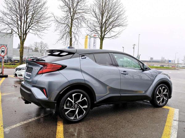 Grey Toyota C-HR 2022 in Klaipeda, with an engine capacity of 1.80 L and mileage of 169 thousand km for 18999 €, photo 8 on AUTOMOTO.COM.LV