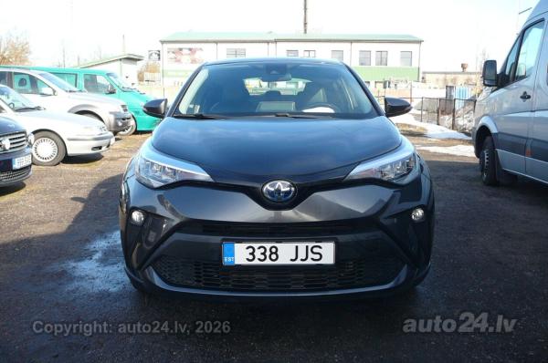 Grey Toyota C-HR 2022 in Johvi, with an engine capacity of 1.80 L and mileage of 107 thousand km for 17990 €, photo 6 on AUTOMOTO.COM.LV