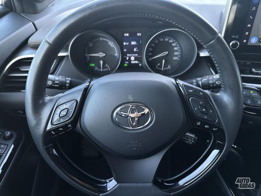 Серый Тойота C-HR 2022 в Авиженяй, объемом двигателя 1.80 л и пробегом 124 тыс. км за 23250 €, фото 7 на AUTOMOTO.COM.LV