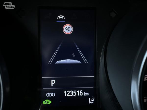 Pelēks Toyota C-HR 2022 Avižieniai, ar dzinēja tilpumu 1.80 L un nobraukumu 124 tūkst. km par 23250 €, foto 7 vietnē AUTOMOTO.COM.LV