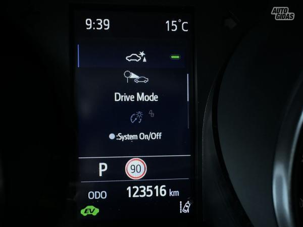 Pelēks Toyota C-HR 2022 Avižieniai, ar dzinēja tilpumu 1.80 L un nobraukumu 124 tūkst. km par 23250 €, foto 9 vietnē AUTOMOTO.COM.LV