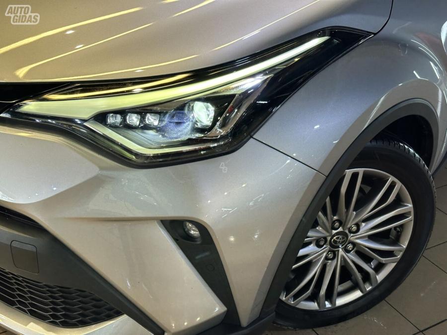 Серый Тойота C-HR 2022 в Авиженяй, объемом двигателя 1.80 л и пробегом 124 тыс. км за 23250 €, фото 34 на AUTOMOTO.COM.LV