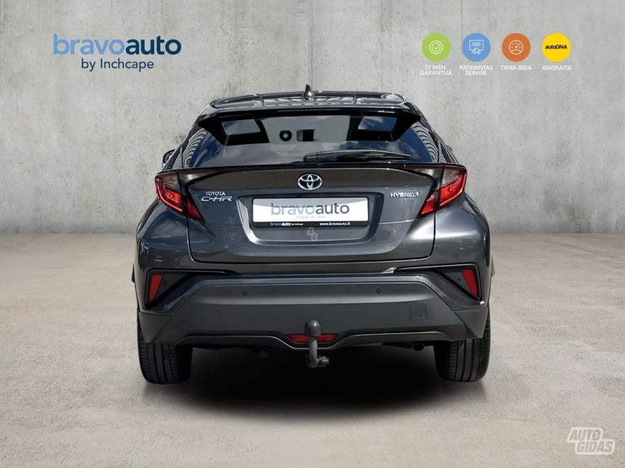Pelēks Toyota C-HR 2022 Kauņa, ar dzinēja tilpumu 1.80 L un nobraukumu 84 tūkst. km par 22971 €, foto 5 vietnē AUTOMOTO.COM.LV