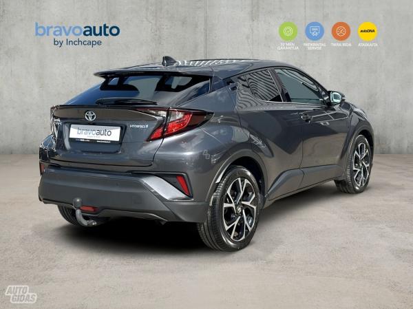 Grey Toyota C-HR 2022 in Kaunas, with an engine capacity of 1.80 L and mileage of 84 thousand km for 22971 €, photo 5 on AUTOMOTO.COM.LV