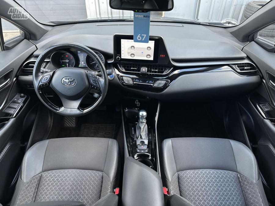 Pelēks Toyota C-HR 2022 Kauņa, ar dzinēja tilpumu 1.80 L un nobraukumu 84 tūkst. km par 22971 €, foto 14 vietnē AUTOMOTO.COM.LV