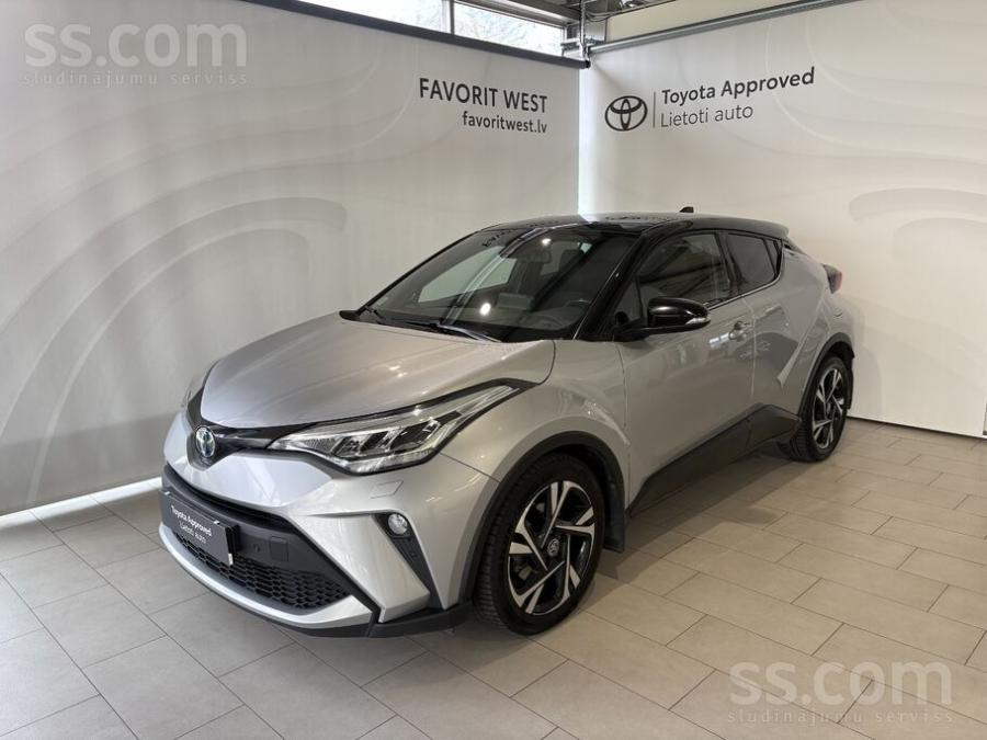 Серый Тойота C-HR 2022 в Вентспилс, объемом двигателя 1.80 л и пробегом 105 тыс. км за 20490 €, фото 1 на AUTOMOTO.COM.LV