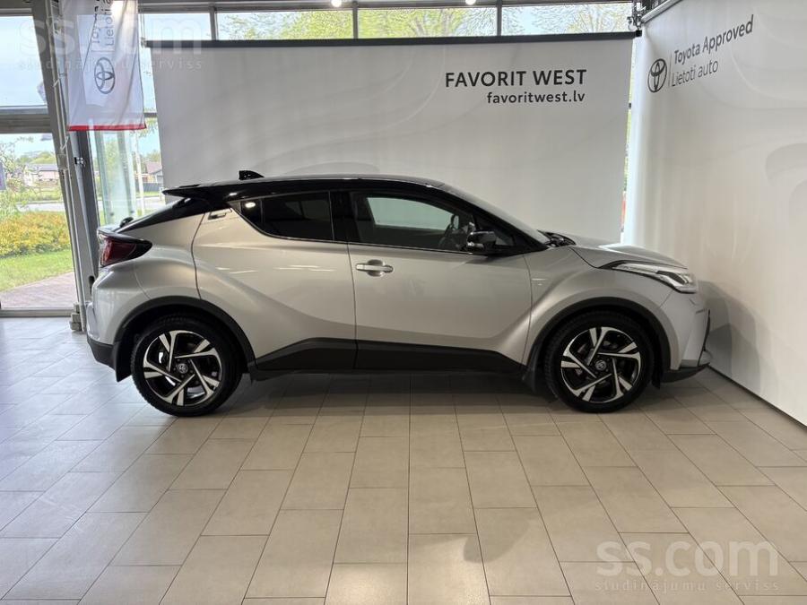 Серый Тойота C-HR 2022 в Вентспилс, объемом двигателя 1.80 л и пробегом 105 тыс. км за 20490 €, фото 4 на AUTOMOTO.COM.LV