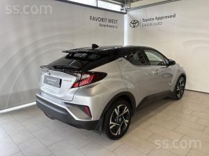 Серый Тойота C-HR 2022 в Вентспилс, объемом двигателя 1.80 л и пробегом 105 тыс. км за 20490 €, фото 5 на AUTOMOTO.COM.LV