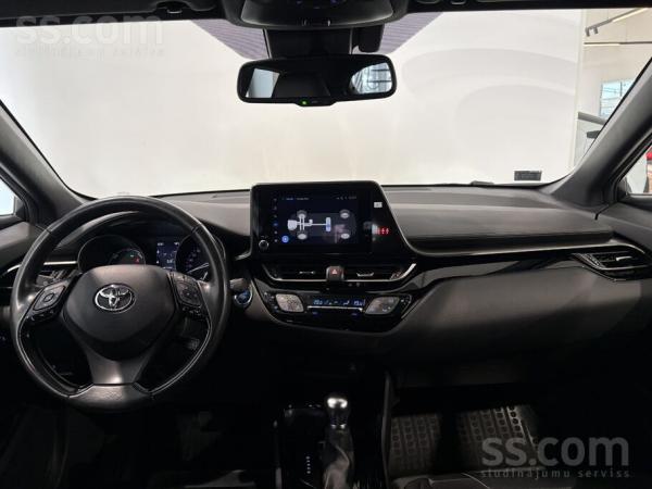 Серый Тойота C-HR 2022 в Вентспилс, объемом двигателя 1.80 л и пробегом 105 тыс. км за 20490 €, фото 9 на AUTOMOTO.COM.LV