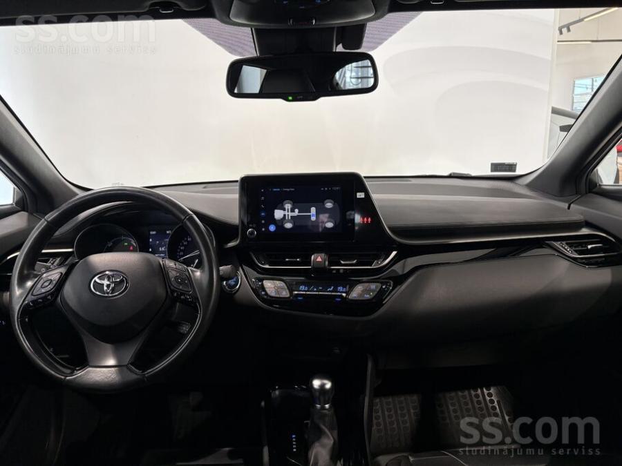 Серый Тойота C-HR 2022 в Вентспилс, объемом двигателя 1.80 л и пробегом 105 тыс. км за 20490 €, фото 10 на AUTOMOTO.COM.LV