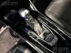 Серый Тойота C-HR 2022 в Вентспилс, объемом двигателя 1.80 л и пробегом 105 тыс. км за 20490 €, фото 17 на AUTOMOTO.COM.LV