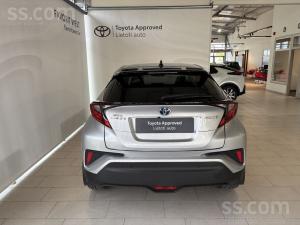 Серый Тойота C-HR 2022 в Вентспилс, объемом двигателя 1.80 л и пробегом 105 тыс. км за 20490 €, фото 24 на AUTOMOTO.COM.LV