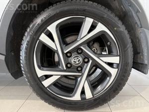 Серый Тойота C-HR 2022 в Вентспилс, объемом двигателя 1.80 л и пробегом 105 тыс. км за 20490 €, фото 27 на AUTOMOTO.COM.LV