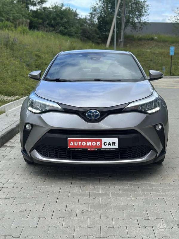 Серый Тойота C-HR 2022 в Вильнюс, объемом двигателя 1.80 л и пробегом 157 тыс. км за 18650 €, фото 2 на AUTOMOTO.COM.LV