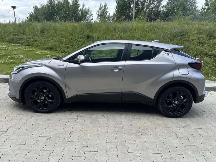 Grey Toyota C-HR 2022 in Vilnius, with an engine capacity of 1.80 L and mileage of 157 thousand km for 18650 €, photo 7 on AUTOMOTO.COM.LV
