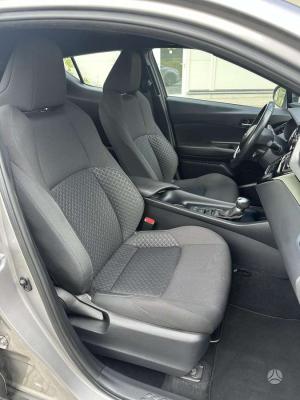 Grey Toyota C-HR 2022 in Vilnius, with an engine capacity of 1.80 L and mileage of 157 thousand km for 18650 €, photo 24 on AUTOMOTO.COM.LV