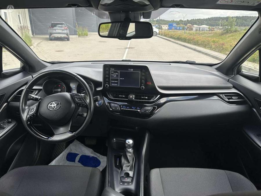 Grey Toyota C-HR 2022 in Vilnius, with an engine capacity of 1.80 L and mileage of 157 thousand km for 18650 €, photo 25 on AUTOMOTO.COM.LV