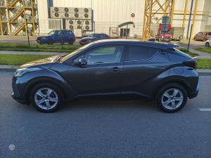 Grey Toyota C-HR 2022 in Vilnius, with an engine capacity of 1.80 L and mileage of 279 thousand km for 15500 €, photo 8 on AUTOMOTO.COM.LV