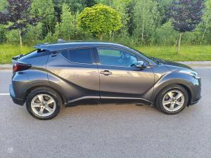 Grey Toyota C-HR 2022 in Vilnius, with an engine capacity of 1.80 L and mileage of 279 thousand km for 15500 €, photo 9 on AUTOMOTO.COM.LV