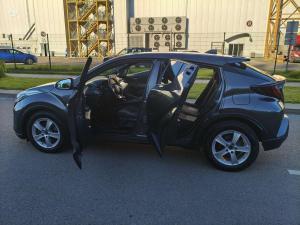Grey Toyota C-HR 2022 in Vilnius, with an engine capacity of 1.80 L and mileage of 279 thousand km for 15500 €, photo 10 on AUTOMOTO.COM.LV