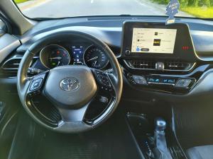 Grey Toyota C-HR 2022 in Vilnius, with an engine capacity of 1.80 L and mileage of 279 thousand km for 15500 €, photo 18 on AUTOMOTO.COM.LV