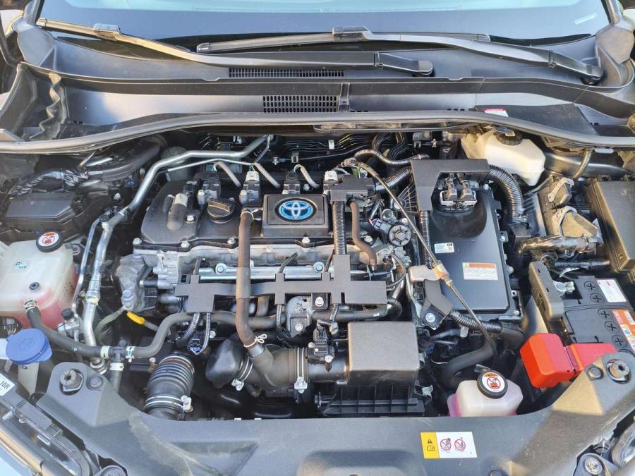 Grey Toyota C-HR 2022 in Vilnius, with an engine capacity of 1.80 L and mileage of 279 thousand km for 15500 €, photo 19 on AUTOMOTO.COM.LV