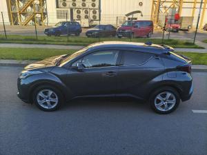 Grey Toyota C-HR 2022 in Vilnius, with an engine capacity of 1.80 L and mileage of 279 thousand km for 15500 €, photo 23 on AUTOMOTO.COM.LV